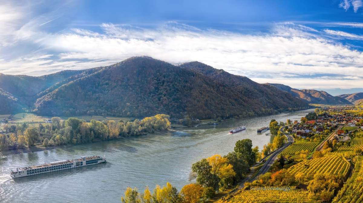 Enchanting Danube (2027) Tour by Uniworld | Bookmundi