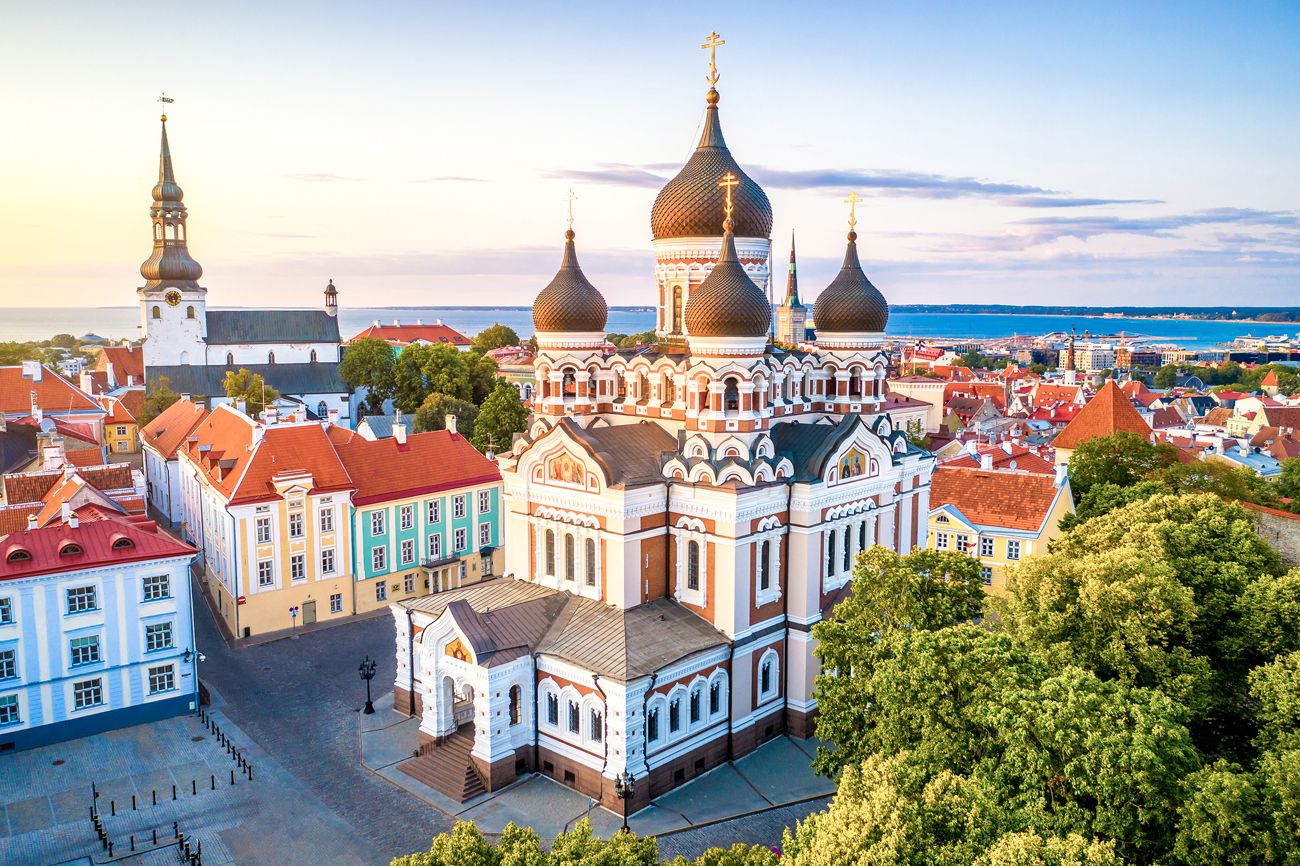 Best of Baltics Reunion 35 to 45 Tour by Contiki | Bookmundi