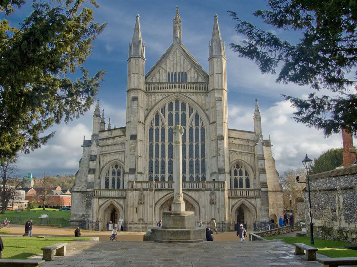 Stonehenge, Devon & Cornwall (Hotel) - 5 days Tour by On The Go Tours ...